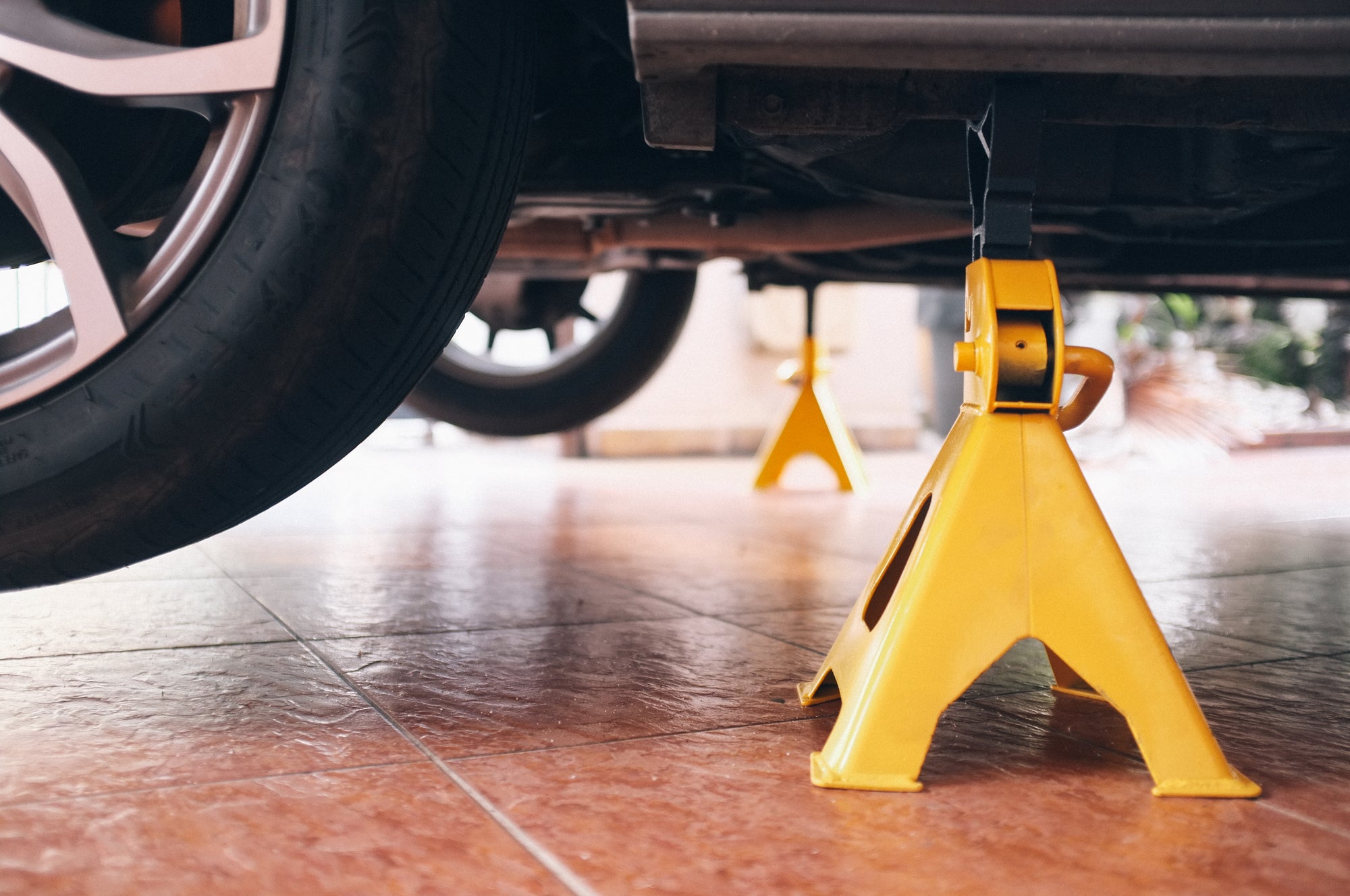 How to Use Car Jacks Safely